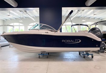 New Robalo's For Sale In NC - Anglers Marine - 910-755-7900